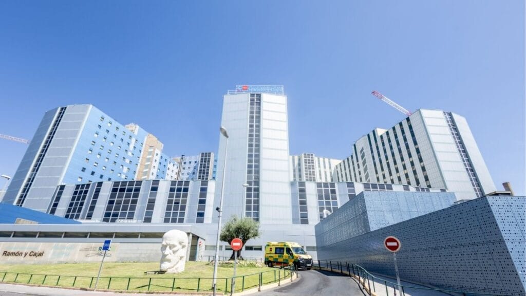 Primer implante de prótesis valvular mitral percutánea en España ...