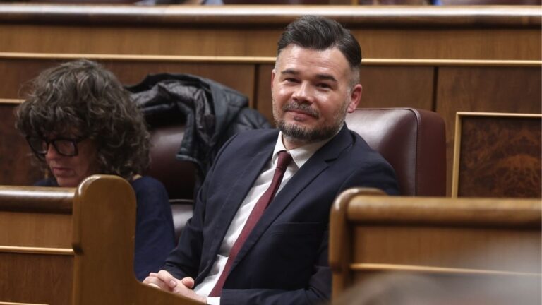 Rufián advierte a Sánchez: «Aguantar para nada es tontería ...